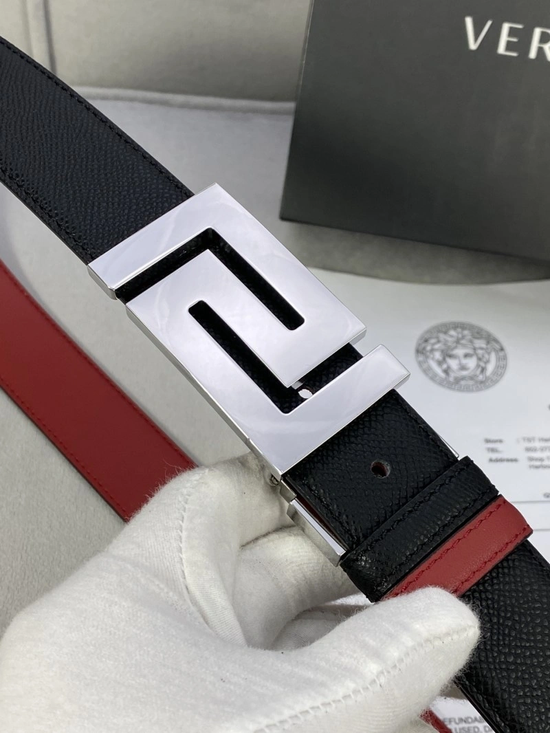 Low-cost Versace Belts