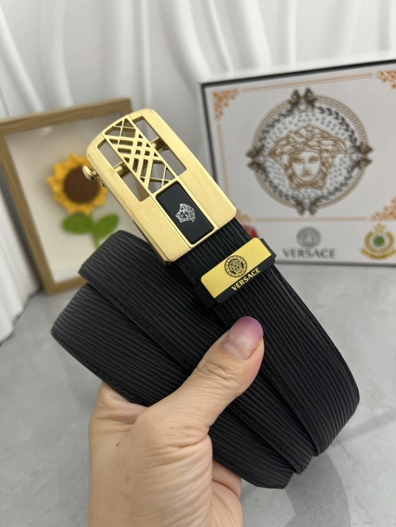 Low-cost Versace Belts