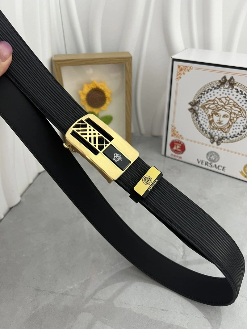Low-cost Versace Belts