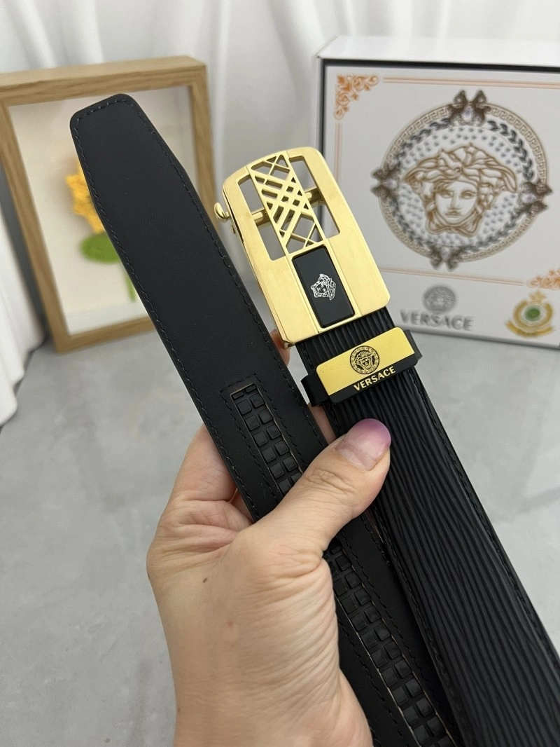 Low-cost Versace Belts