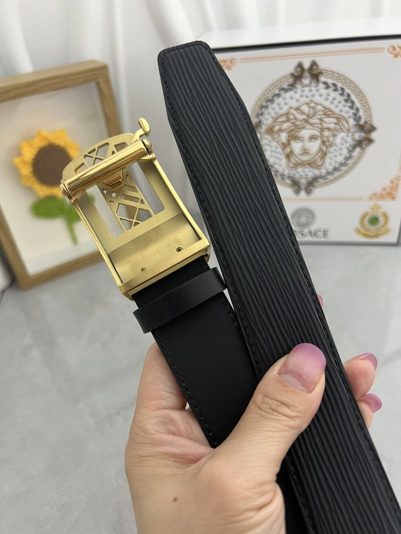 Low-cost Versace Belts