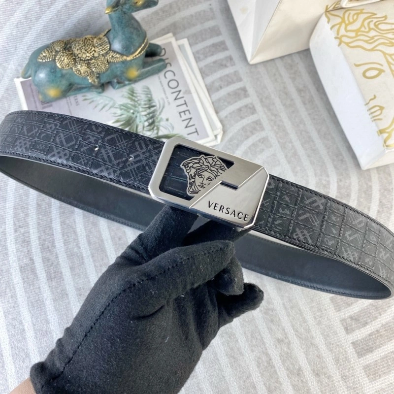 Low-cost Versace Belts