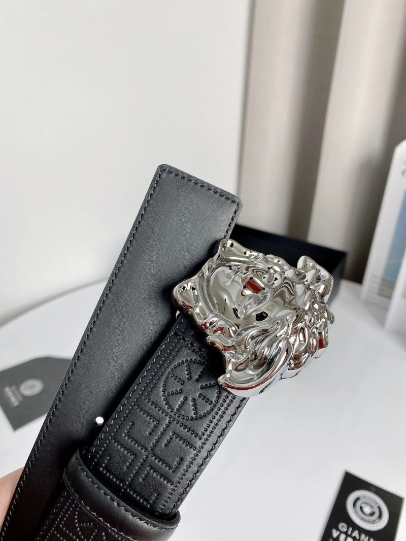 Low-cost Versace Belts