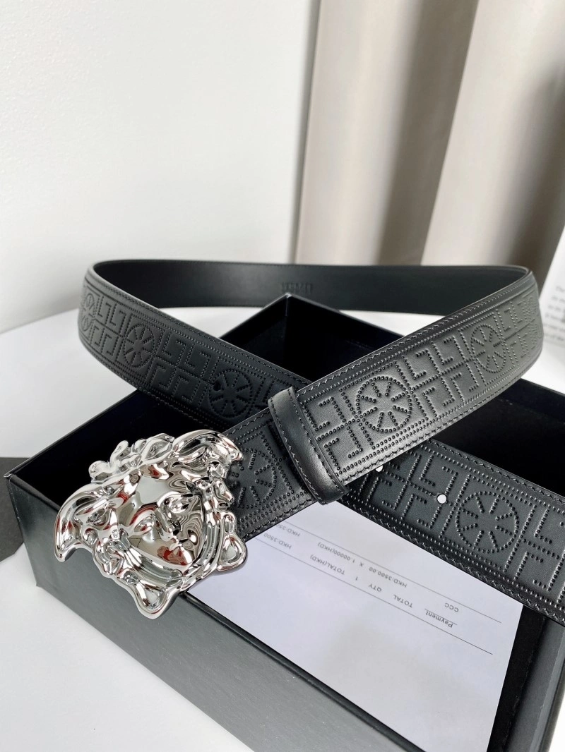 Low-cost Versace Belts