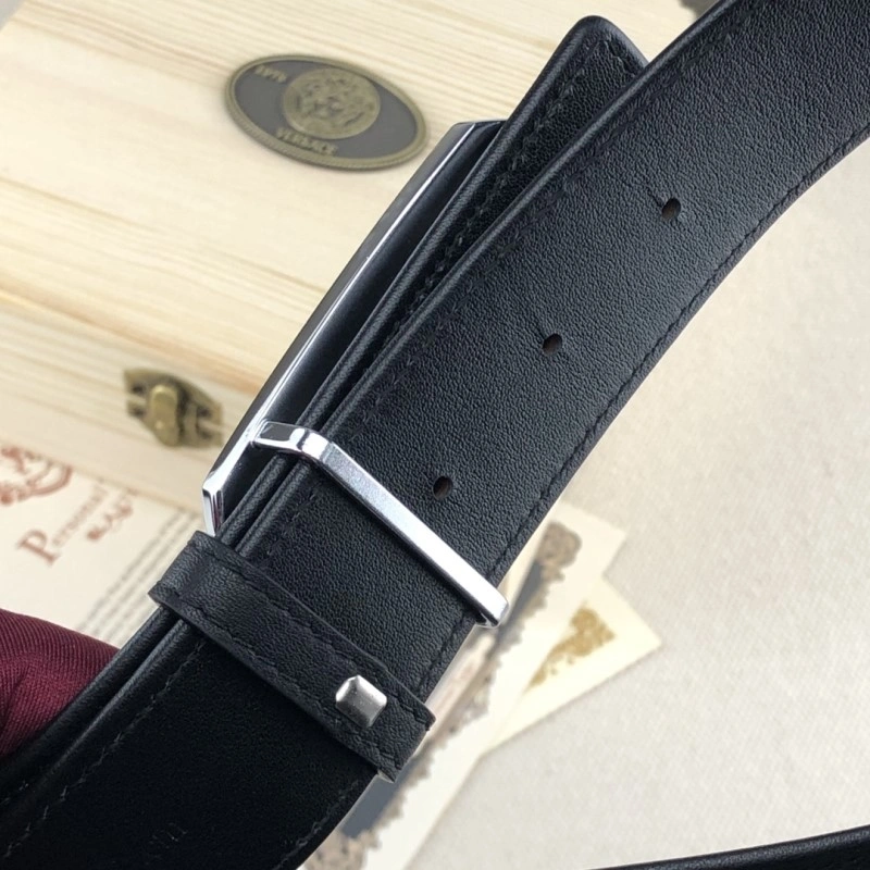 Low-cost Versace Belts