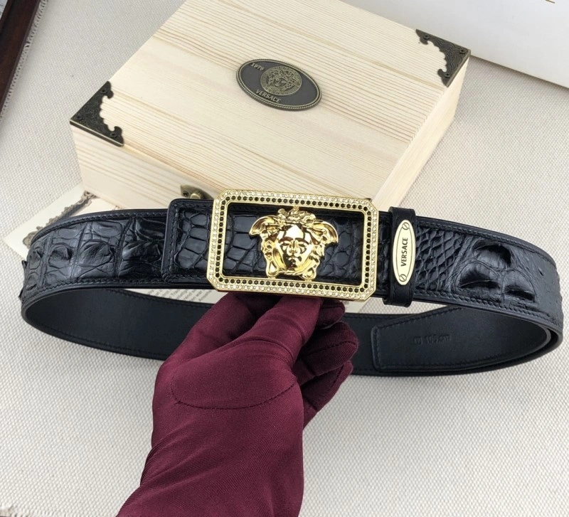 Low-cost Versace Belts
