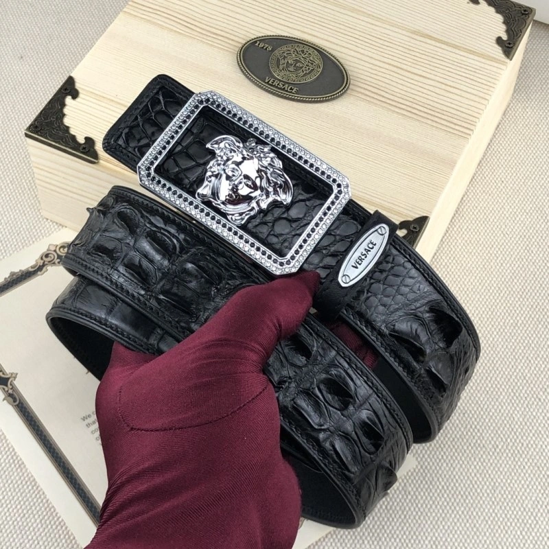 Low-cost Versace Belts