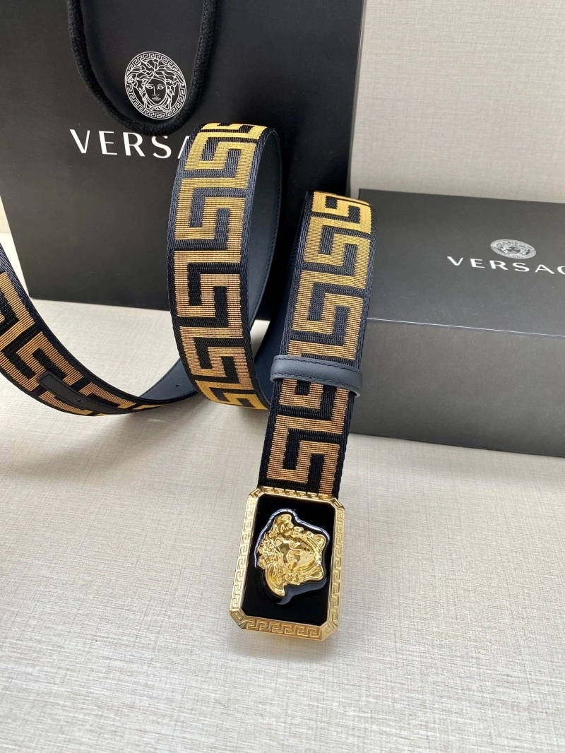 Low-cost Versace Belts