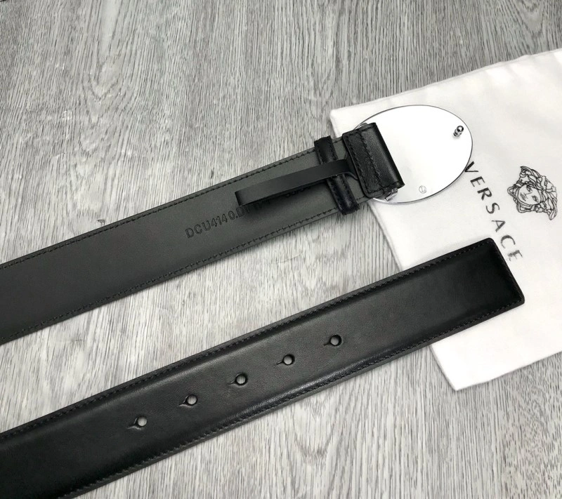 Low-cost Versace Belts