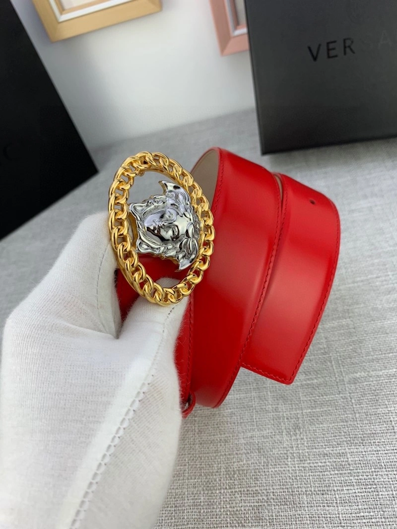 Low-cost Versace Belts