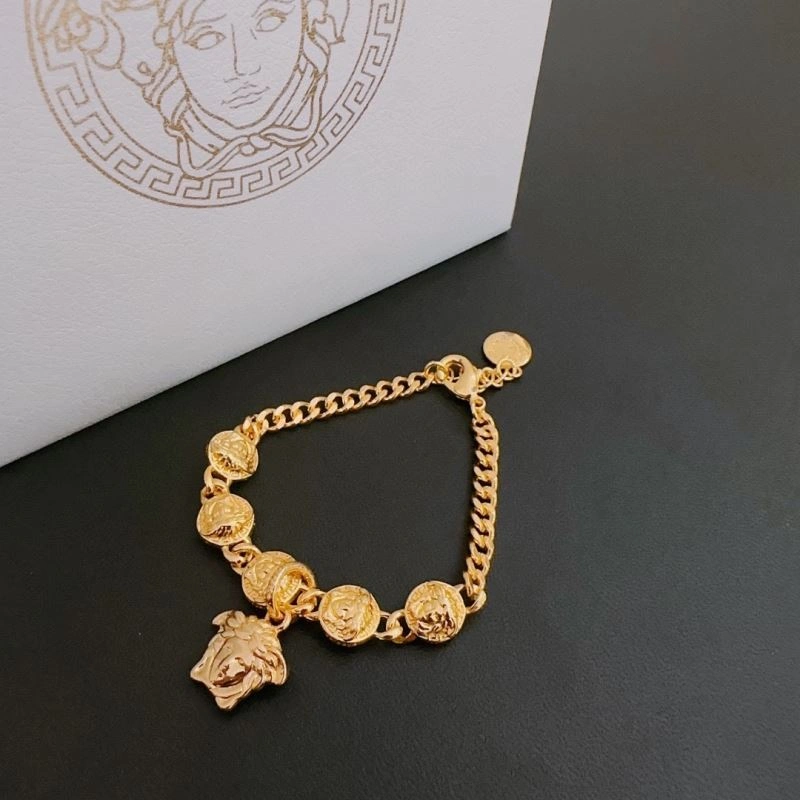 Low-cost Versace Bracelets