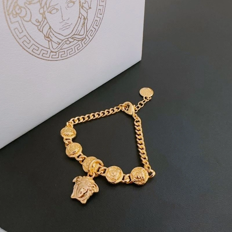 Low-cost Versace Bracelets
