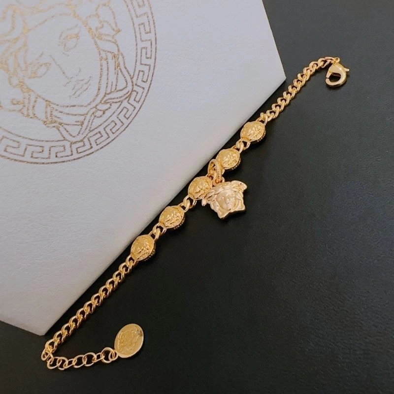 Low-cost Versace Bracelets