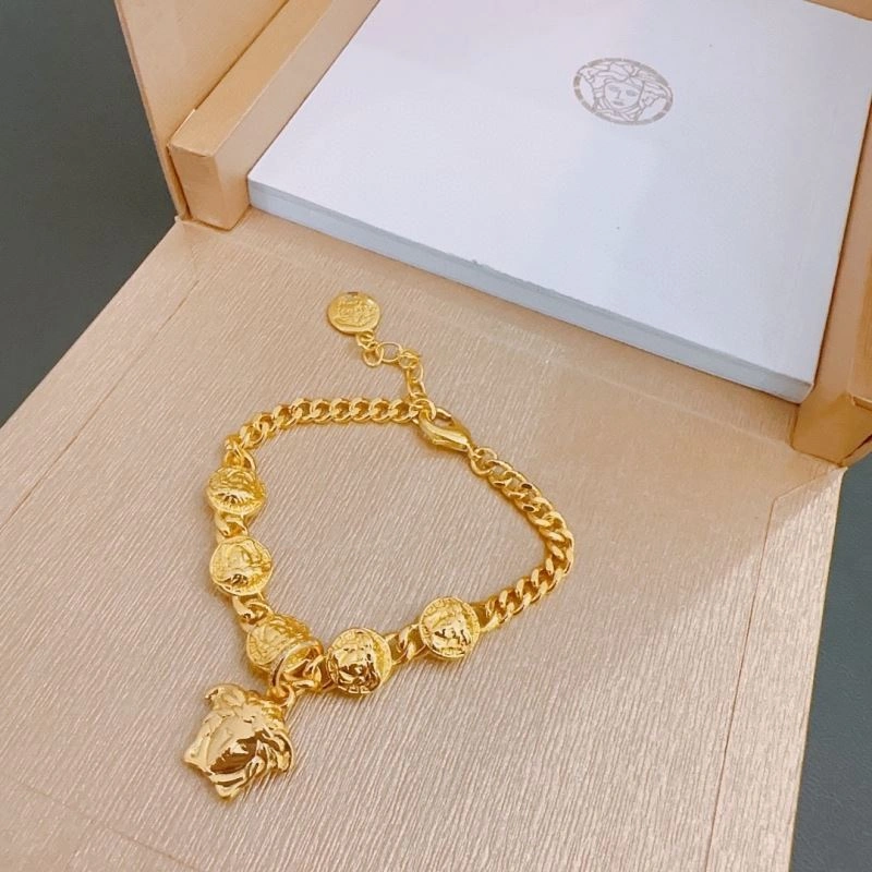 Low-cost Versace Bracelets