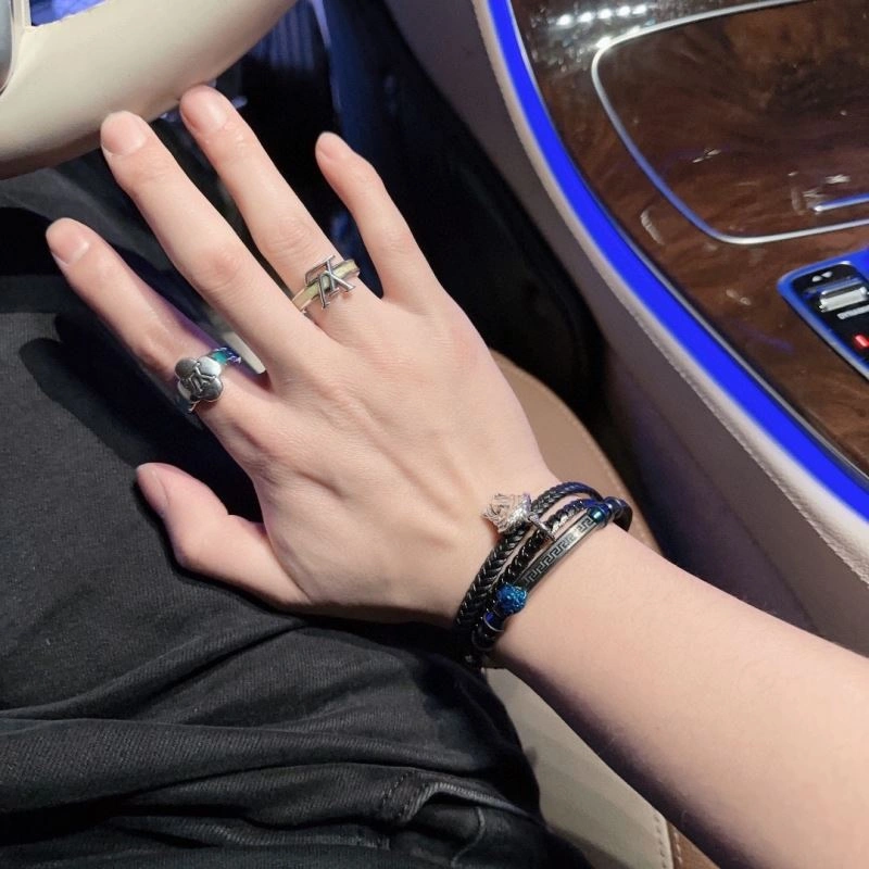 Top mirror Versace Bracelets