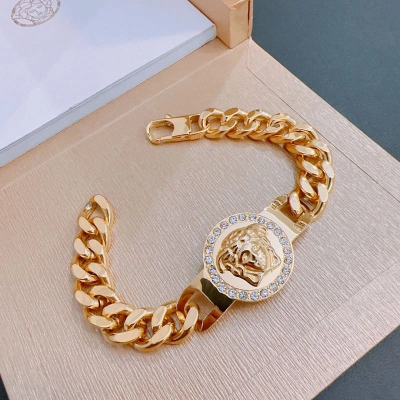 Low-cost Versace Bracelets