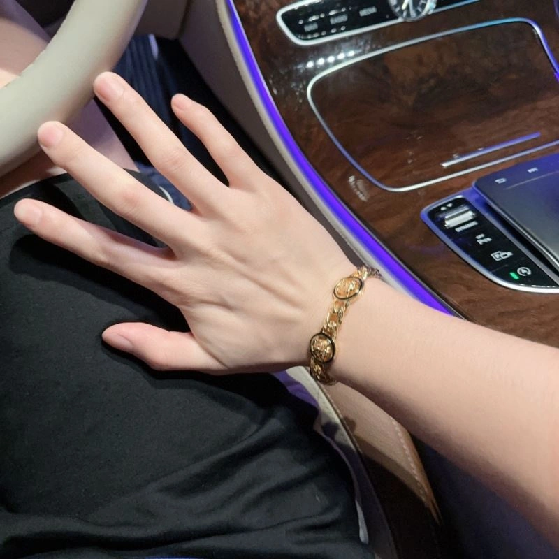 Precise copy Versace Bracelets
