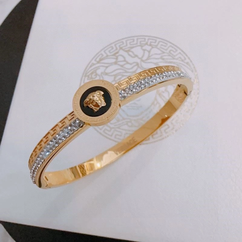 Low-cost Versace Bracelets