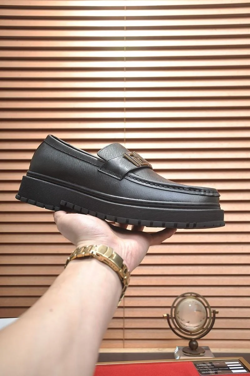 Accurate model Versace Business Shoes