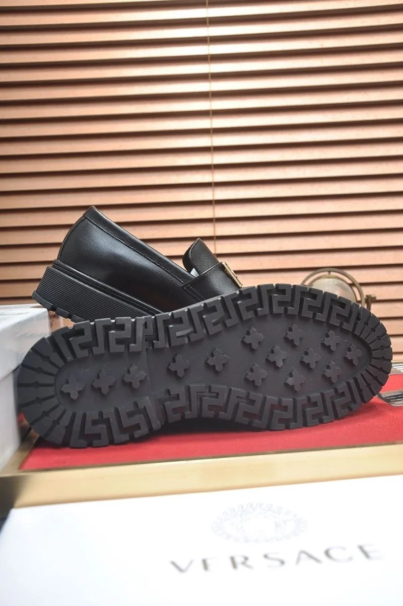 Accurate model Versace Business Shoes