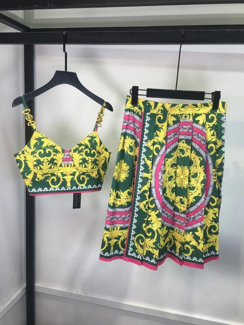 Low-cost Versace Dress Suits