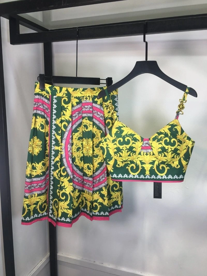 Low-cost Versace Dress Suits