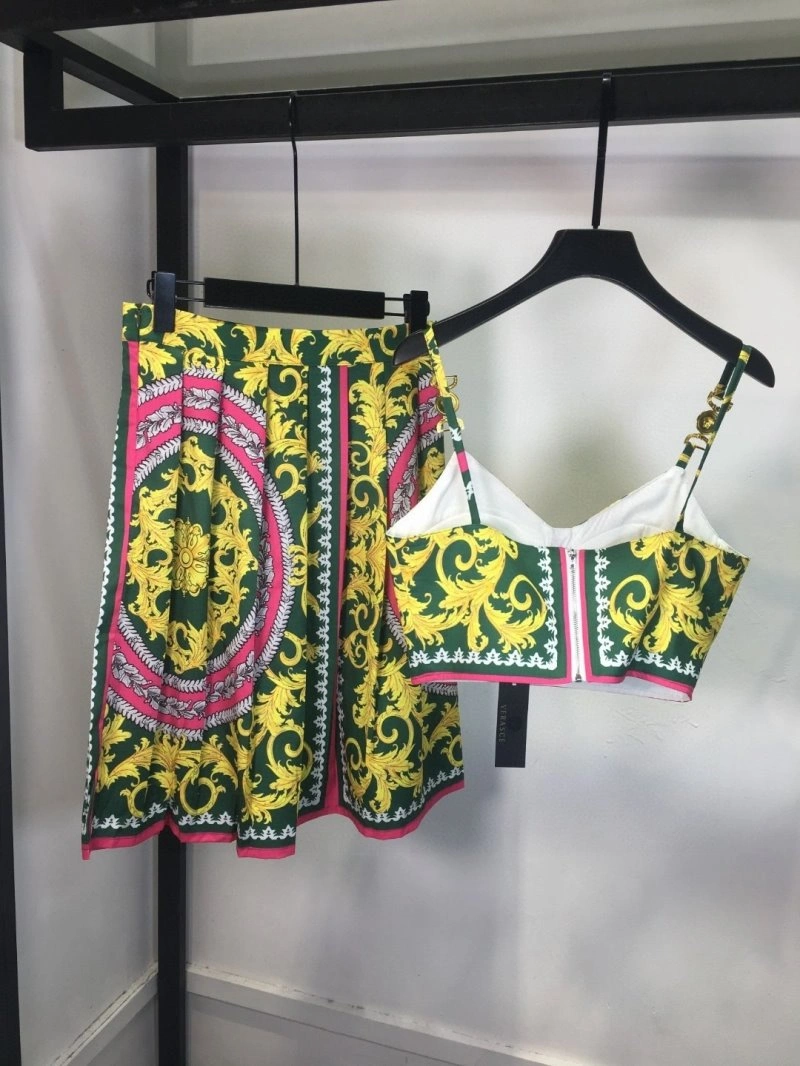 Low-cost Versace Dress Suits