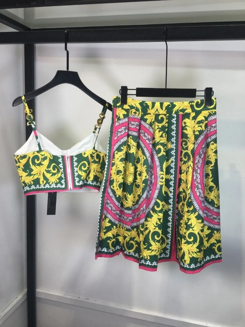Low-cost Versace Dress Suits