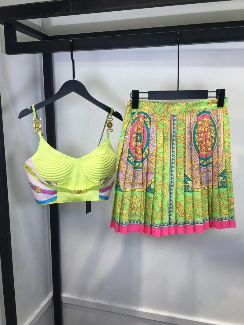 Low-cost Versace Dress Suits
