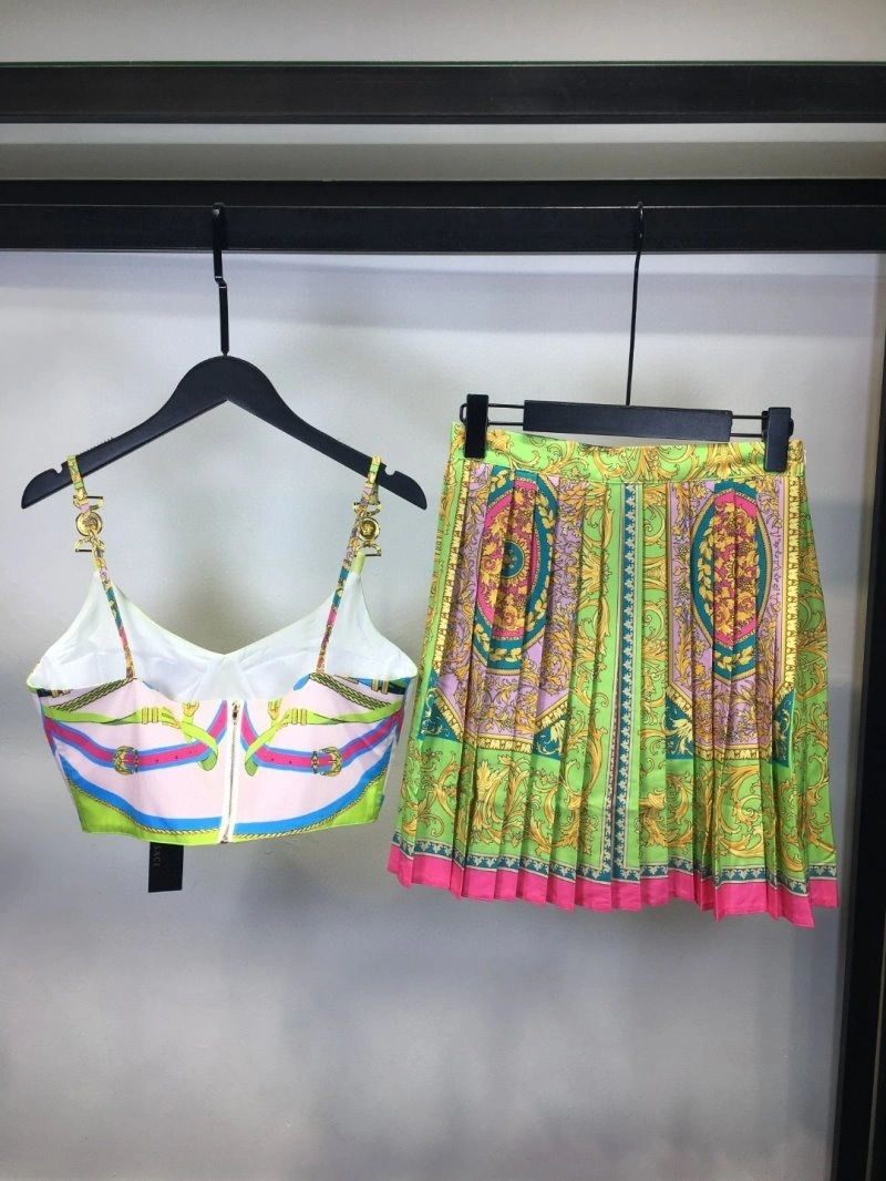 Low-cost Versace Dress Suits