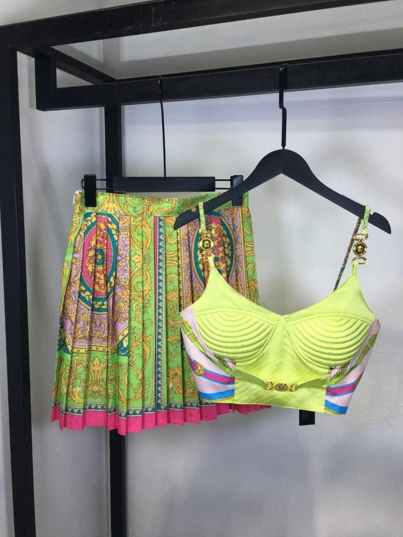 Low-cost Versace Dress Suits