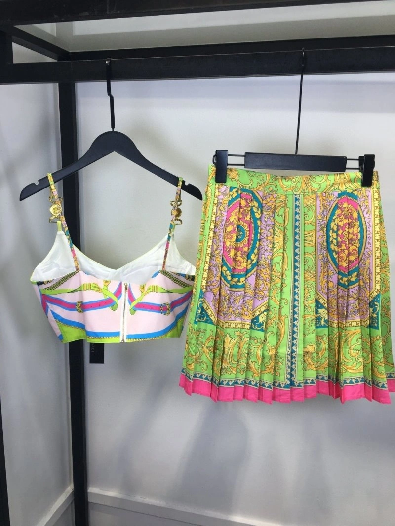 Low-cost Versace Dress Suits