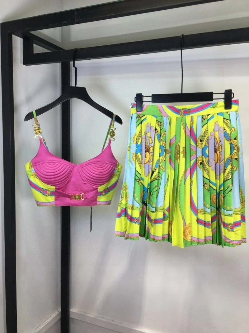 Top match Versace Dress Suits