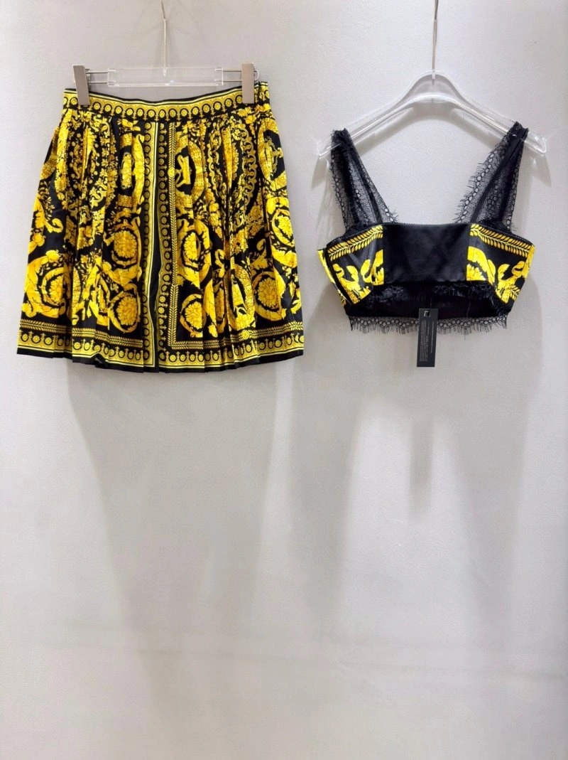 Top mirror Versace Dress Suits