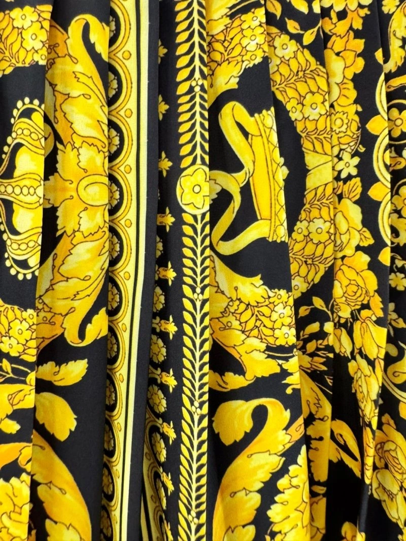 Top mirror Versace Dress Suits