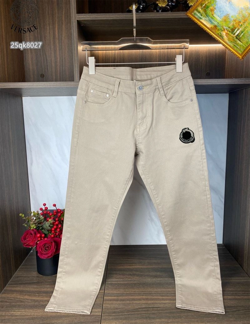 Accurate model Versace Jeans