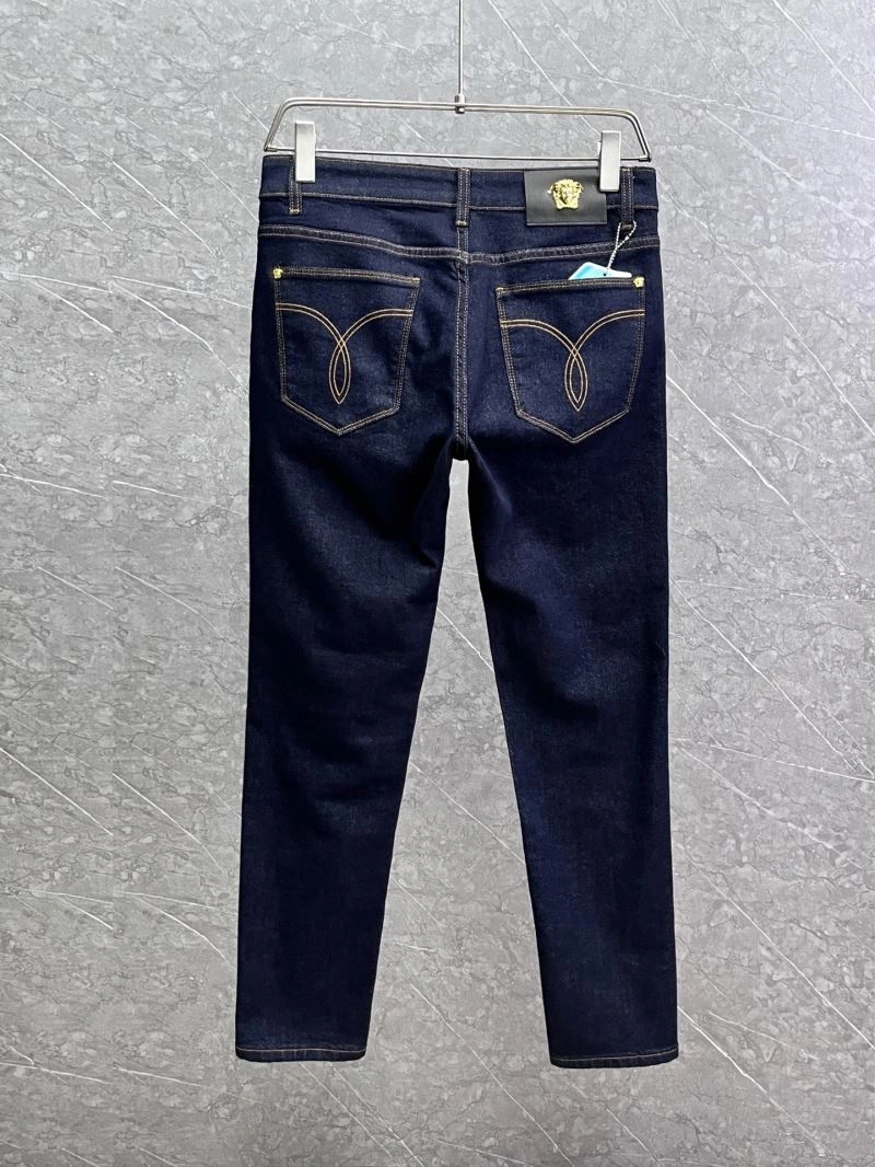 Accurate model Versace Jeans