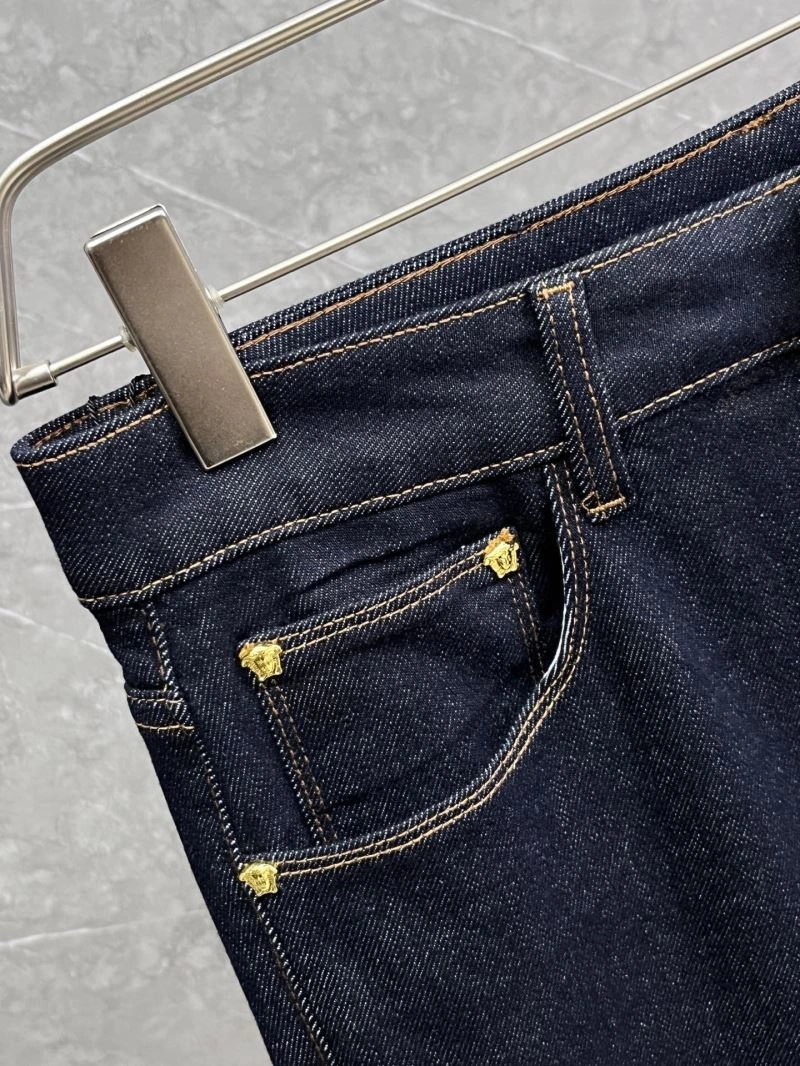 Accurate model Versace Jeans