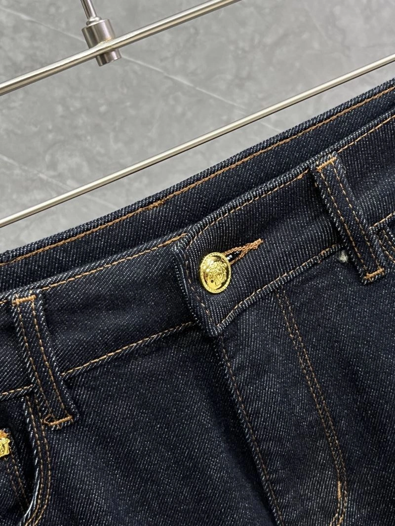Accurate model Versace Jeans