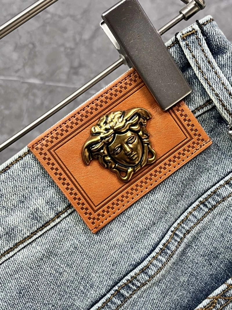 Top match Versace Jeans