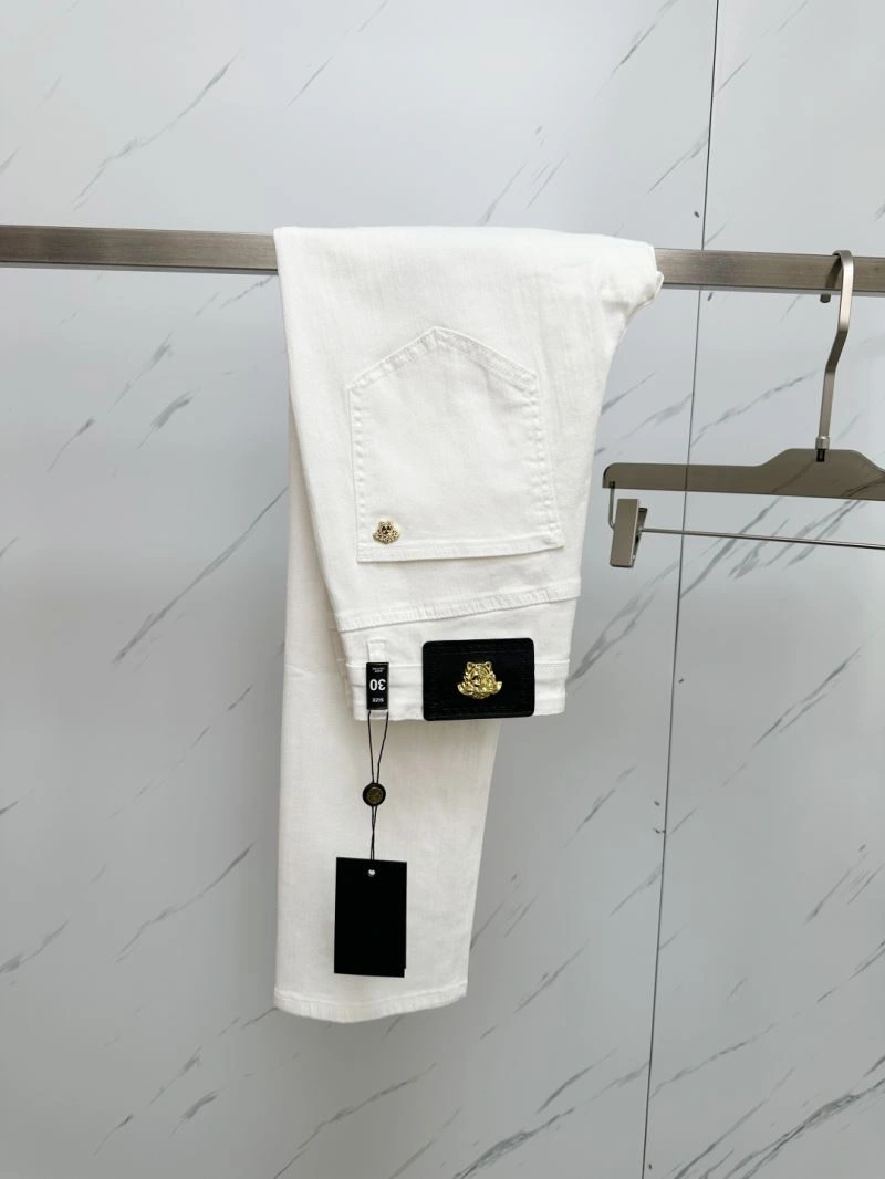 High fidelity Versace Jeans