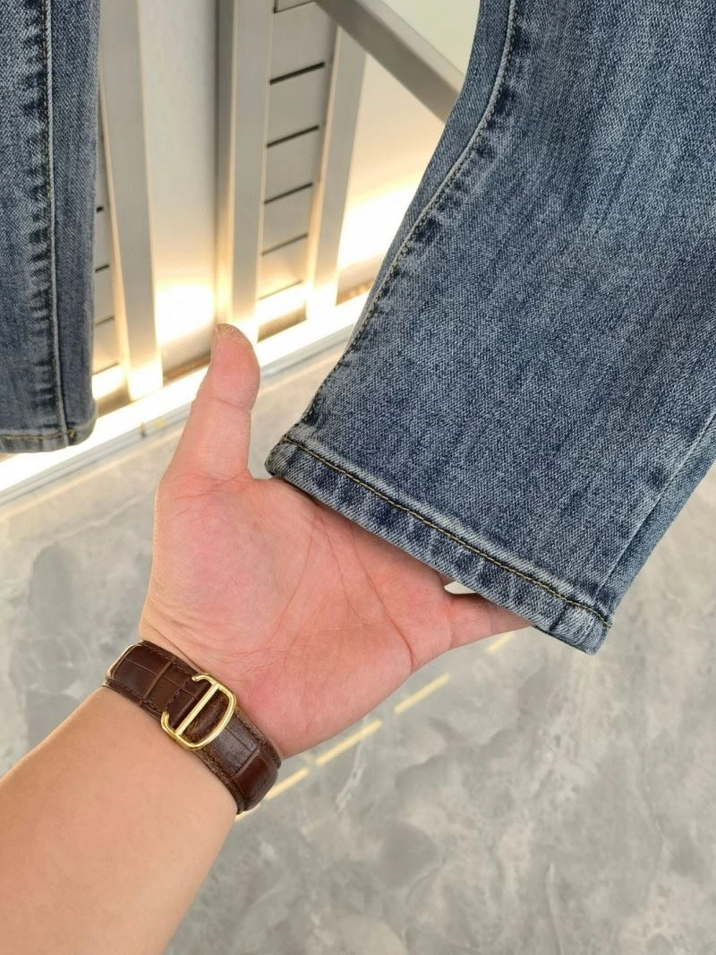 High fidelity Versace Jeans