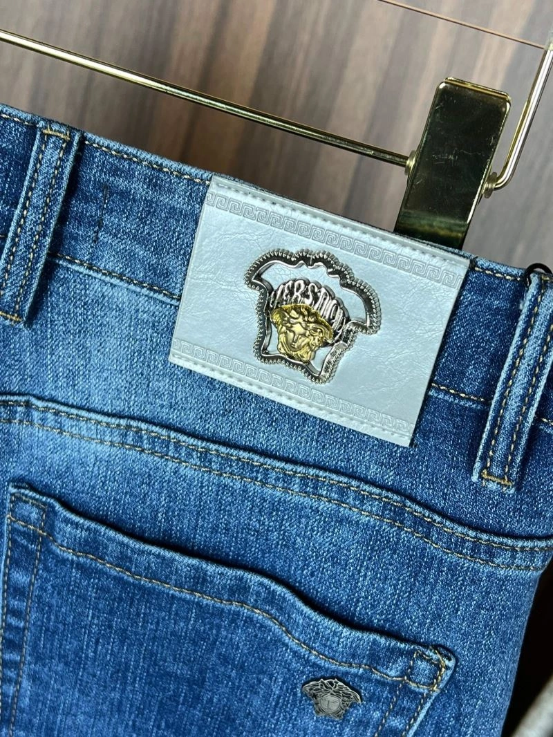Legit Versace Jeans