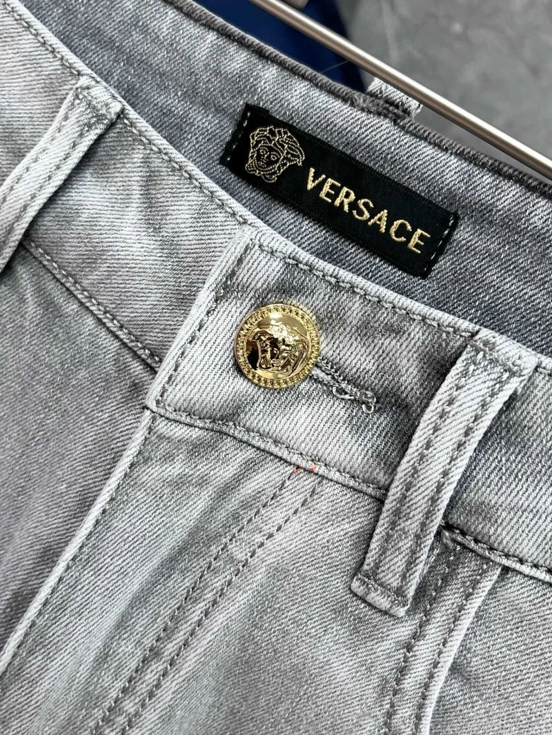 Accurate model Versace Jeans