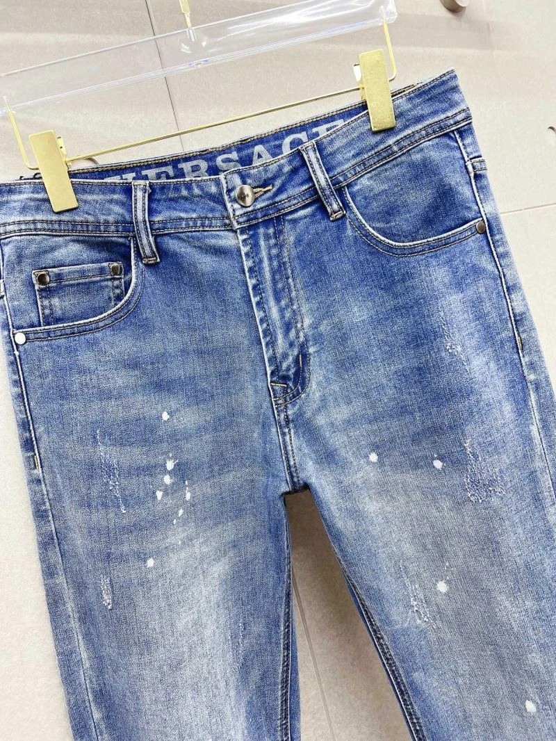 Accurate model Versace Jeans