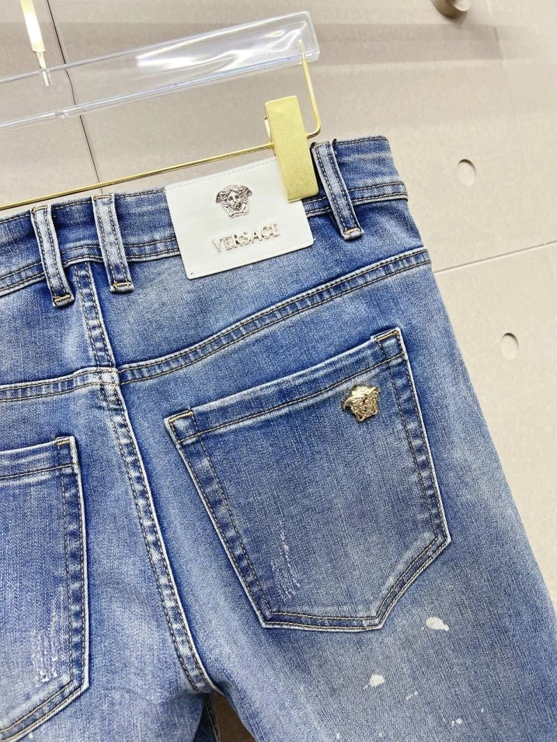 Accurate model Versace Jeans