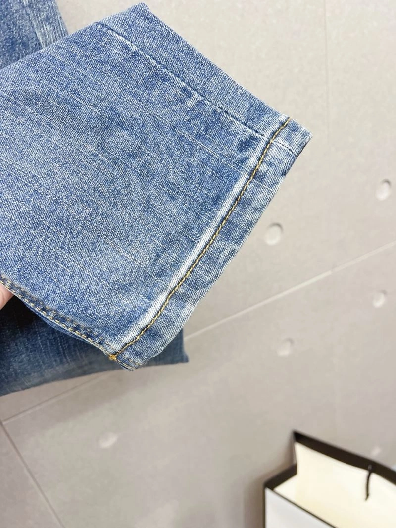 Inexpensive Versace Jeans