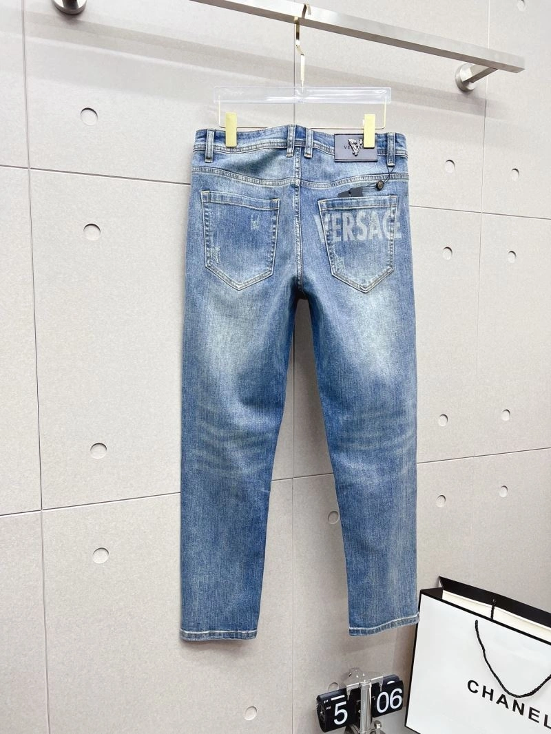 Inexpensive Versace Jeans