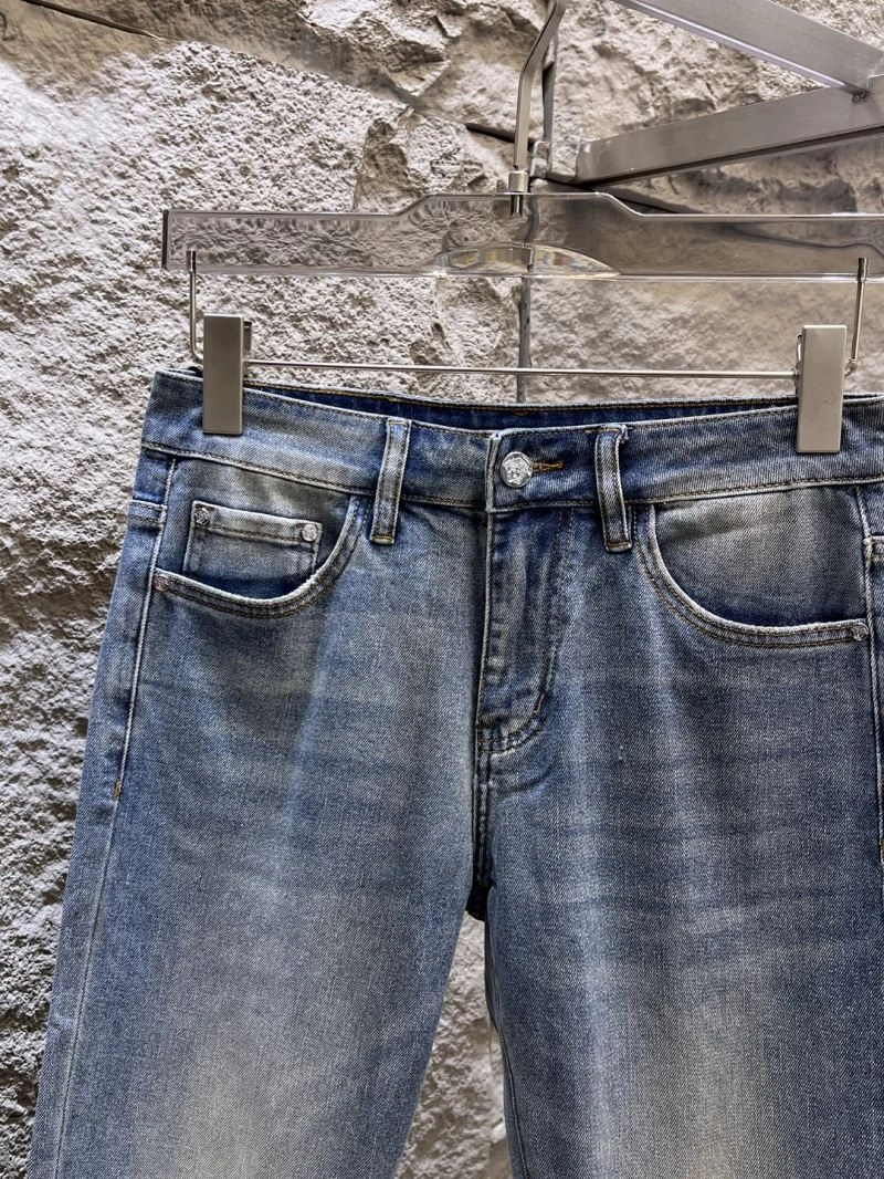 Low-cost Versace Jeans