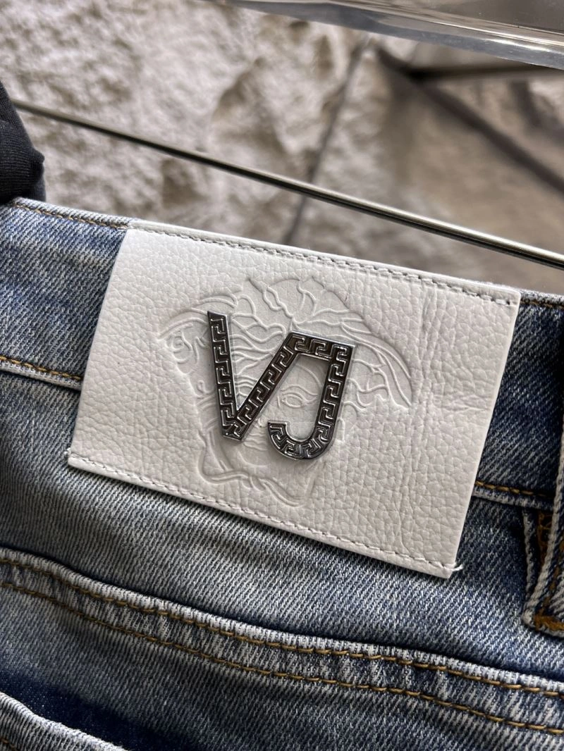 Low-cost Versace Jeans